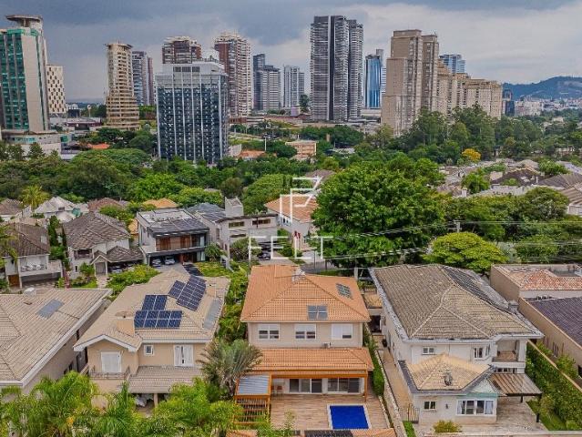 Casa em Condomínio para Venda e Aluguel em 18 do Forte, Santana de Parnaíba, SP