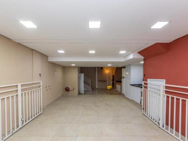 Casa em condomínio para venda e locação com 3 quartos, sendo 1 suíte, 140m²
