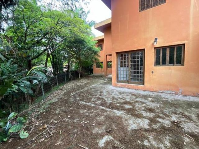 Casa em condomínio para venda e locação com 4 quartos, sendo 2 suítes, 260m²