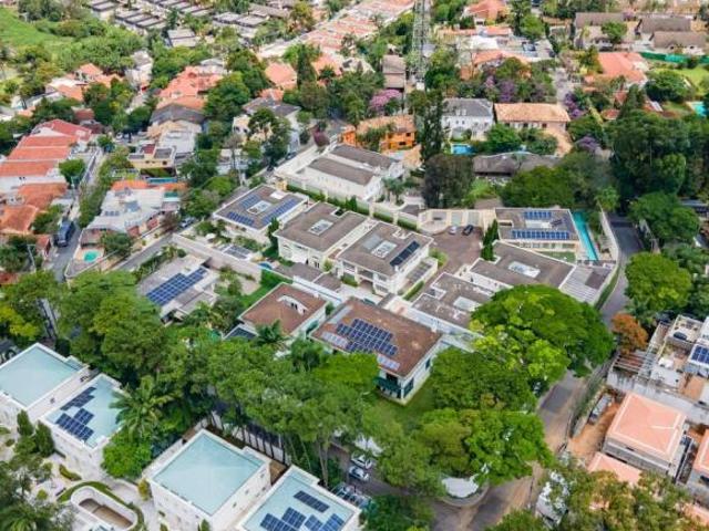 Casa em condomínio para venda e locação com 5 quartos, sendo 5 suítes, 953m²