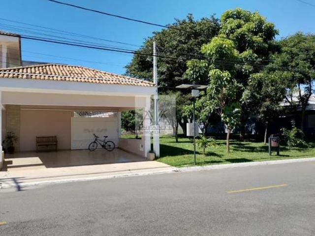 Casa em Condomínio para Venda em Taubaté, Piracangaguá, 3 dormitórios, 3 suítes, 4 banheiros, 3 vaga