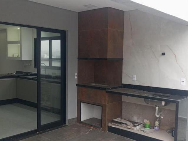 Casa em Condomínio para Venda em Bragança Paulista, Centro, 3 dormitórios, 1 suíte, 4 banheiros, 4 v