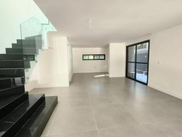 Casa em Condomínio para Venda em Curitiba, Santa Cândida, 3 dormitórios, 1 suíte, 3 banheiros, 2 vag