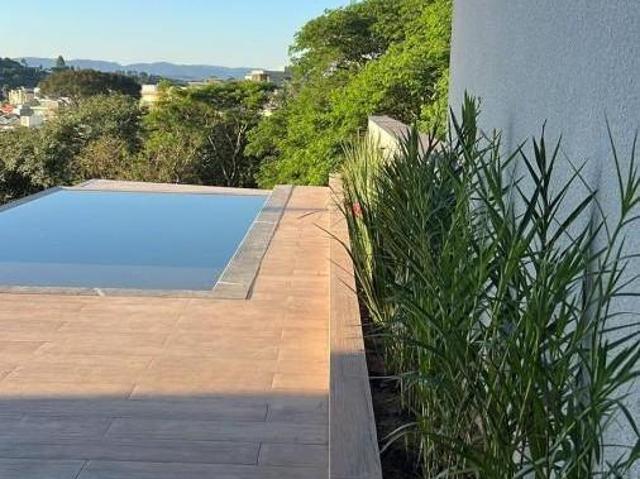 Casa em Condomínio para Venda em Santana de Parnaíba, Suru