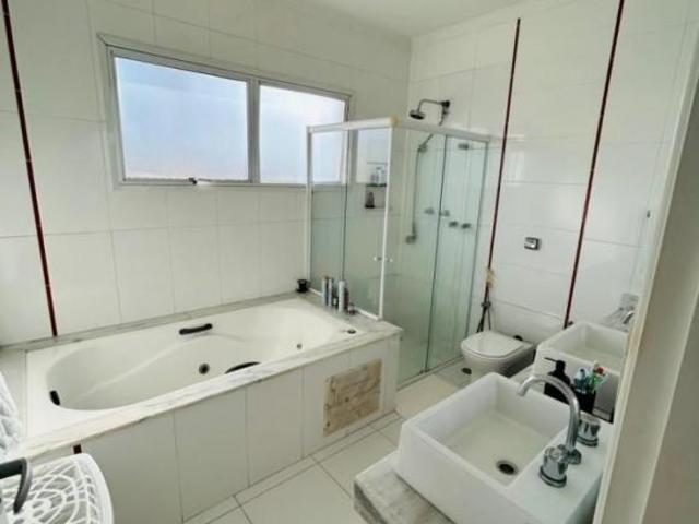 Casa em Condomínio para Venda em Santana de Parnaíba, Tarumã, 5 dormitórios, 2 suítes, 5 banheiros