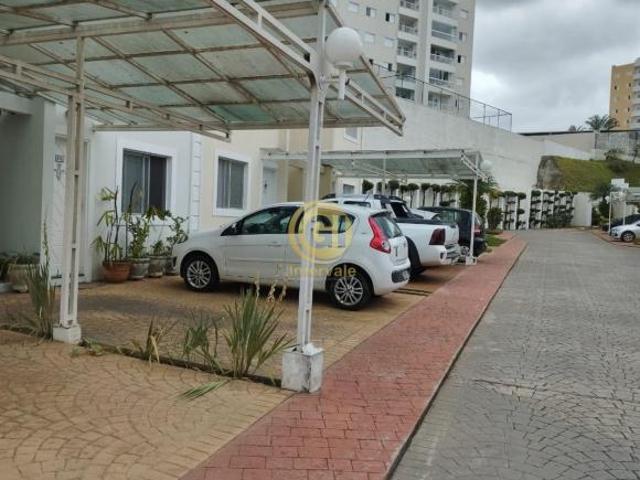 Casa em Condomínio à Venda em Jacareí SP, Bairro Jardim Califórnia: 2 Quartos, 1 Sala, 2 Banheiros
