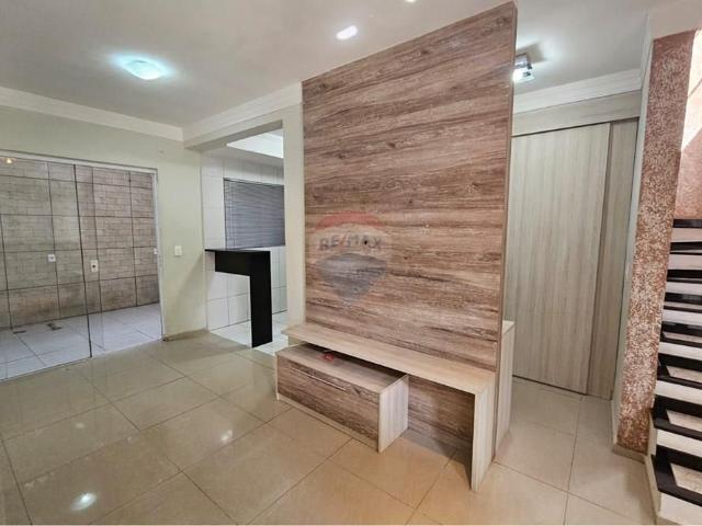 Casa em condomínio para alugar com 2 quartos, sala, cozinha e duas vagas de garagem cobertas