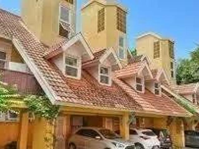 Casa em Condomínio para comprar no bairro Tristeza com 3 dormitórios