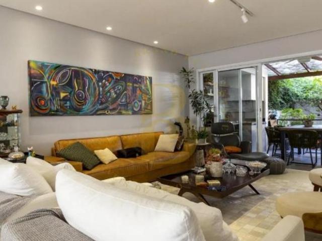Casa em condomínio para locação 387m2, com 04 suítes e 05 vagas no bairro Brooklin