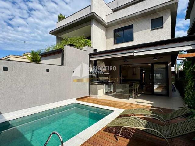 Casa em condomínio para locação em Juquehy, a 450m da praia!