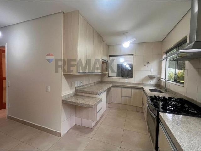 Casa em Condomínio para Locação em Valinhos no Reserva das Palmeiras com 4 Suítes