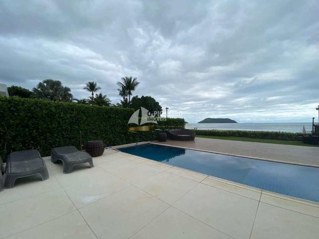 Casa em condomínio pé na areia em Juquehy! Venha conferir!