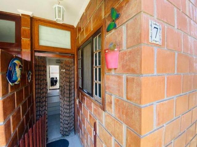 Casa em condomínio pé na areia para venda em Caraguatatuba SP