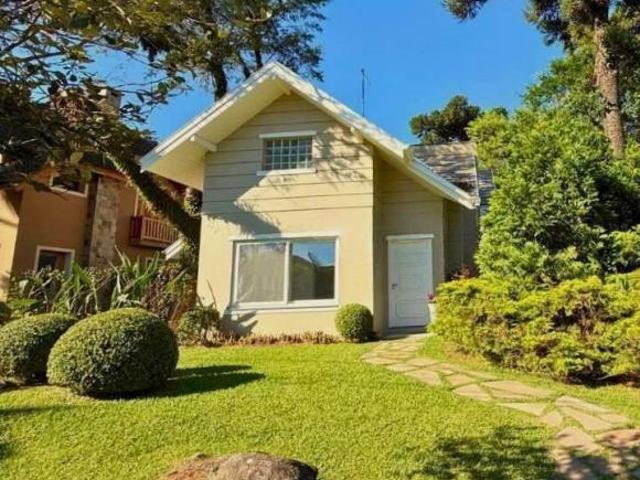 CASA EM CONDOMÍNIO PERTO DO CENTRO DE CANELA RS