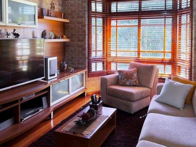CASA EM CONDOMÍNIO PERTO DO CENTRO EM GRAMADO