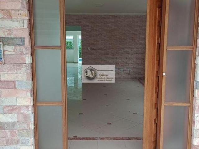 CASA EM CONDOMINIO PERUÍBE