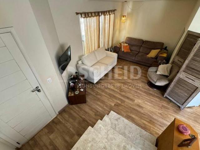 CASA EM CONDOMÍNIO PLANTA DIFERENCIADA COM QUINTAL 3 DORMS 1 SUÍTE E 2 VAGAS