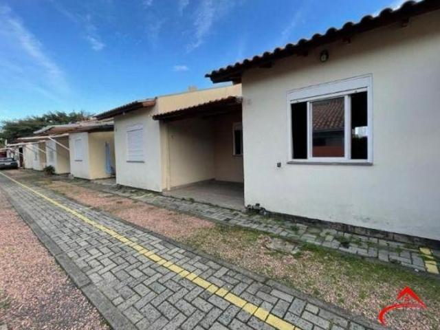 Casa em condomínio privativo de 2 dormitórios no bairro Ponta Grossa