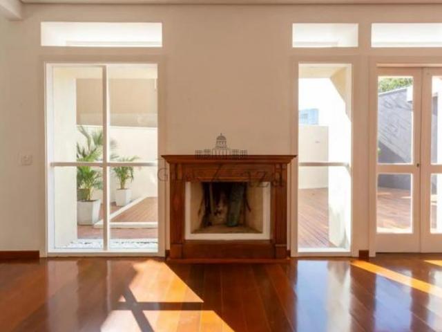 Casa em Condomínio Retiro Morumbi 4 Suítes 465m²