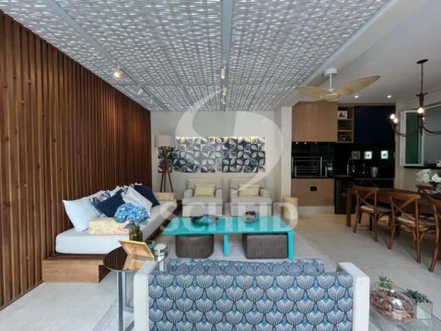 Casa em condomínio reformada com 3 suítes e piscina no Alto da Boa Vista