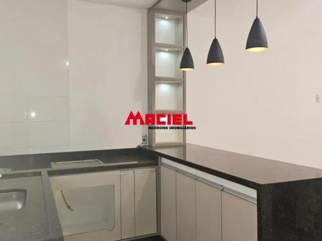CASA EM CONDOMINIO REPLATA DE ARMARIOS PLANEJADOS