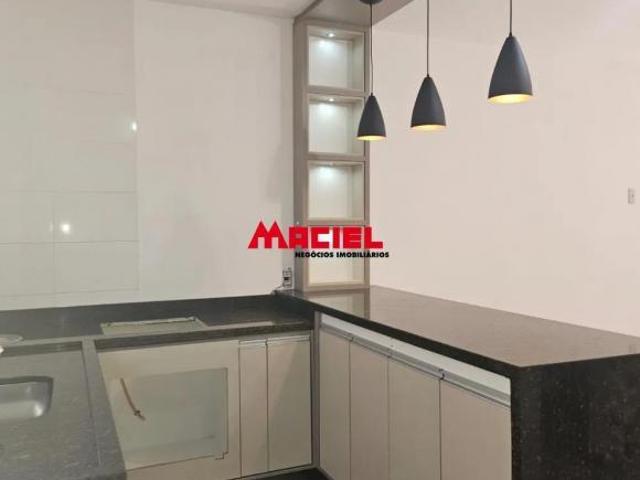 CASA EM CONDOMINIO REPLATA DE ARMARIOS PLANEJADOS