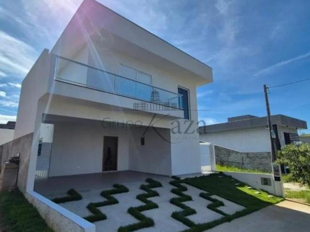 Casa em Condomínio Reserva do Vale Caçapava 3 Dormitórios uma suíte 251m²