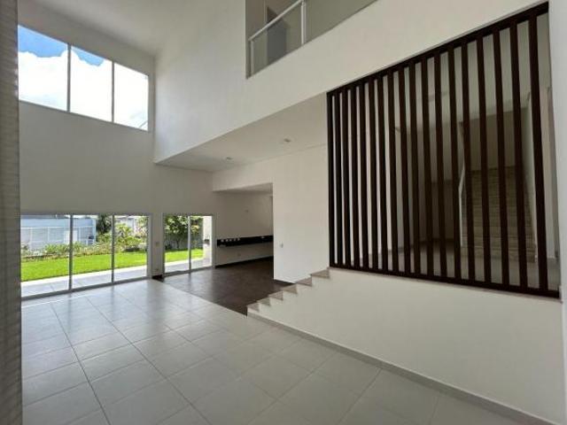 Casa em Condominio Reserva Santa Maria na Granja Viana