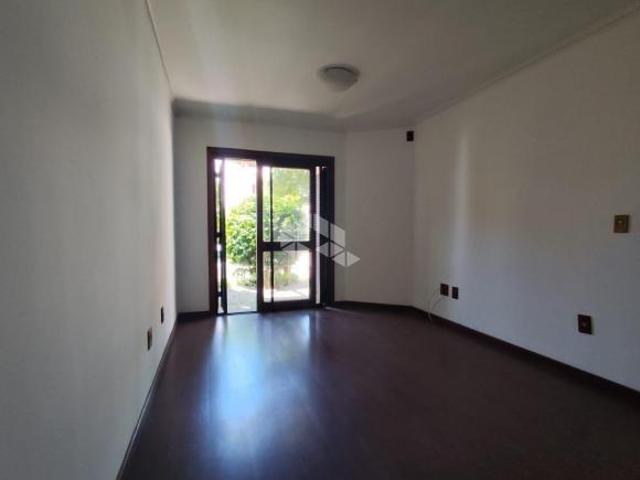 Casa em Condominio residencial com 3 quartos no bairro Cavalhada