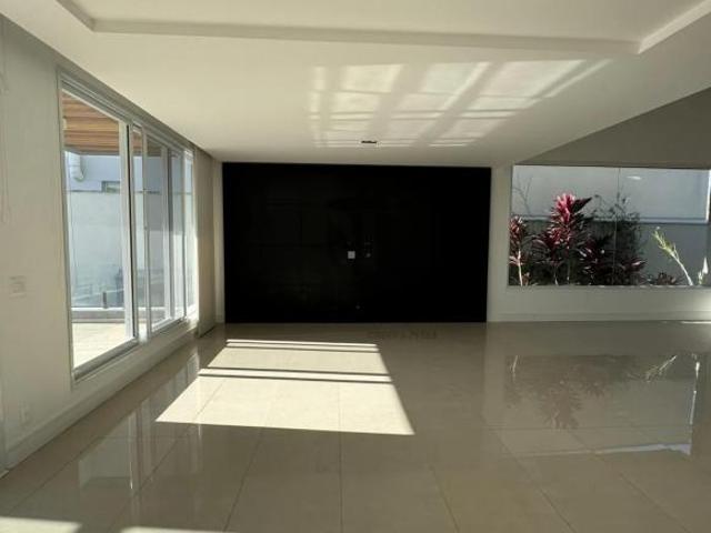 Casa em Condomínio Residencial Jaguary Urbanova 4 Dormitórios 450m²