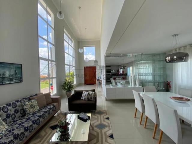 Casa em Condomínio Residencial Mantiqueira 3 Dormitórios 280m²
