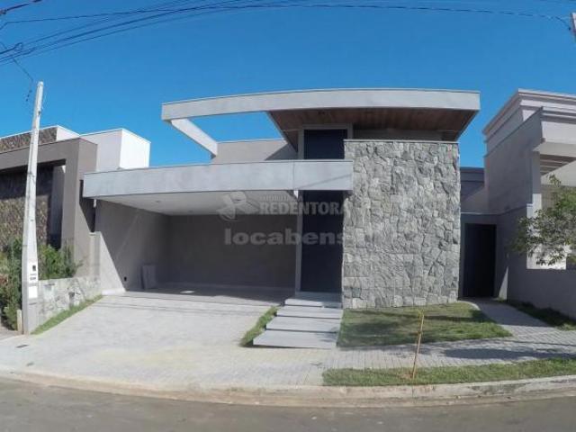 Casa em Condomínio Residencial Maria Júlia