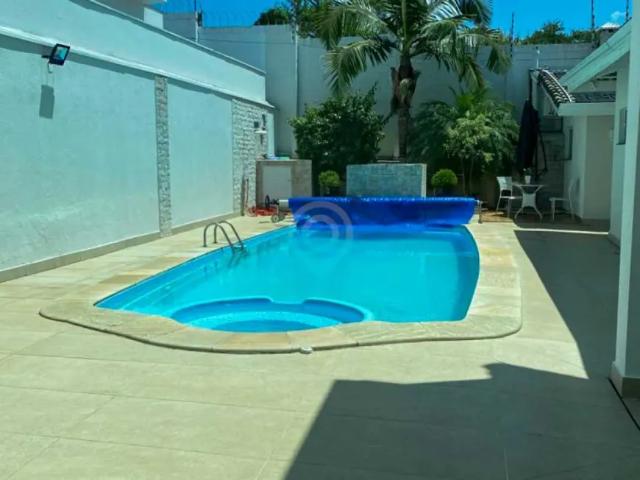 Casa em Condomínio: / Residencial / Parque das Laranjeiras