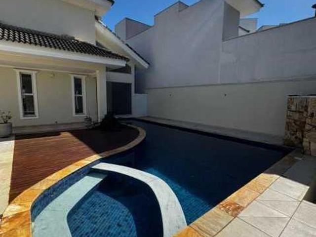 Casa em Condomínio Residencial Parque Residencial Villa dos Inglezes, 4 suítes. Desocupado