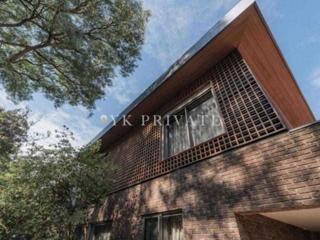 Casa em condominio totalmente mobilada para venda em Alto de Pinheiros, 4 suítes, 701m²