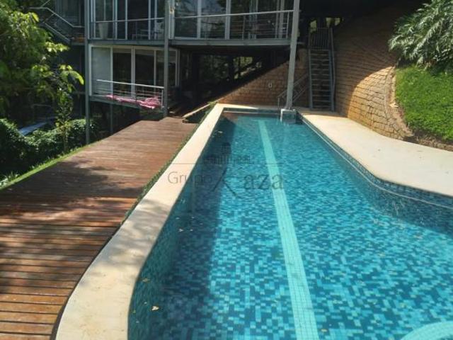Casa em Condomínio Tamboré 1 3 Dormitórios 530m²