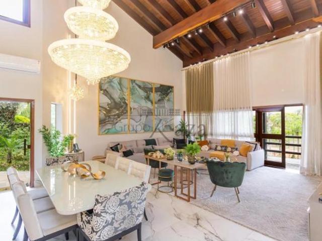 Casa em Condomínio Tamboré 1 4 Dormitórios 690m²