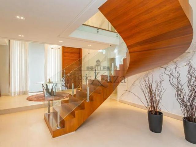 Casa em Condomínio Tamboré 3 5 Suítes 1.100m²