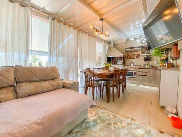 Casa em condomínio Terra Nova,3 dormitórios e uma suíte Alvorada RS
