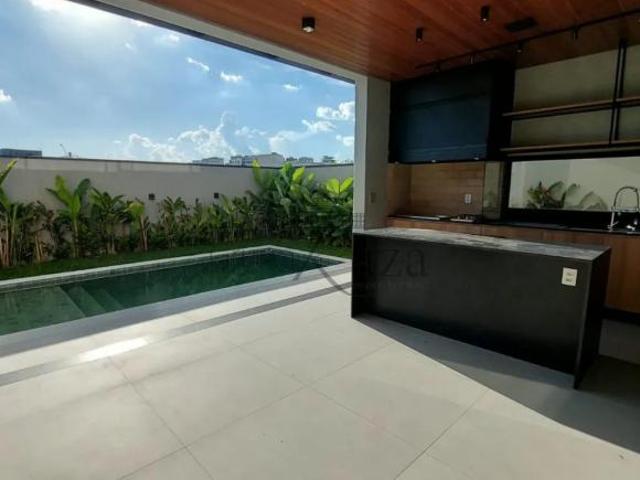 Casa em Condomínio Terras Alpha Urbanova 4 suítes 283m²