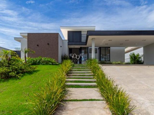 Casa em condomínio térrea à venda no Condomínio Campos de Santo Antônio II, 4 suítes, 700m² de área