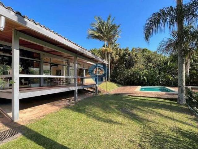 Casa em condomínio TÉRREA, est. metálica, 5 sts, natureza/privacidade