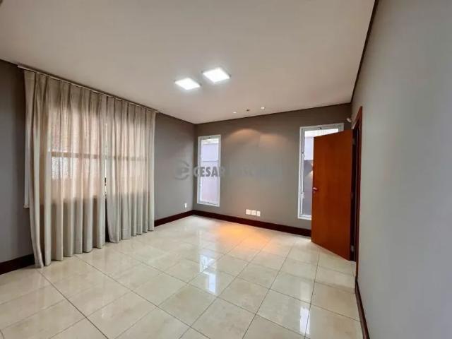 Casa em Condomínio Térrea Jardim Irajá 3 Suítes, sendo uma suíte master com pia dupla, chuveiro d