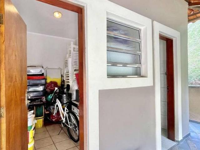 Casa em condomínio Térrea 3 suítes, anexo gourmet, piscina e pomar!