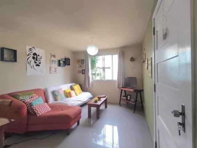Casa em Condomínio, tipo sobrado com 3 quartos