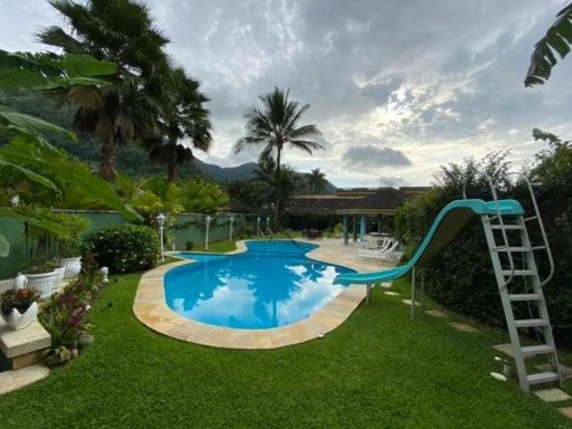 Casa em Condomínio Ubatuba Lazaro 6 Dormitórios 382m²