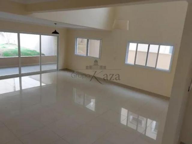 Casa em Condomínio Urbanova Condomínio Altos da Serra V 3 Dormitórios 268m²