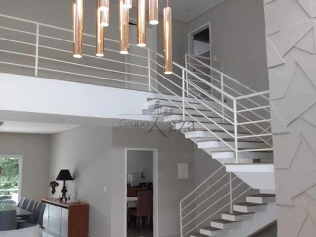 Casa em Condomínio Urbanova Condomínio Altos da Serra III 3 Dormitórios 290m²