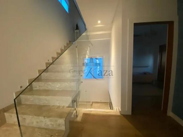 Casa em Condomínio Urbanova Condomínio Altos da Serra IV 4 Dormitórios 245m²