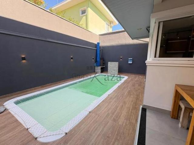 Casa em Condomínio Urbanova Altos da Serra VI 3 Dormitórios 250m²